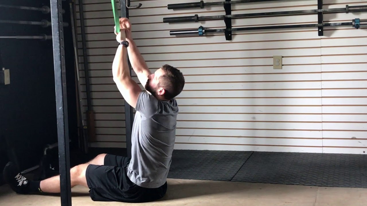 Banded Lat Pulldowns - YouTube