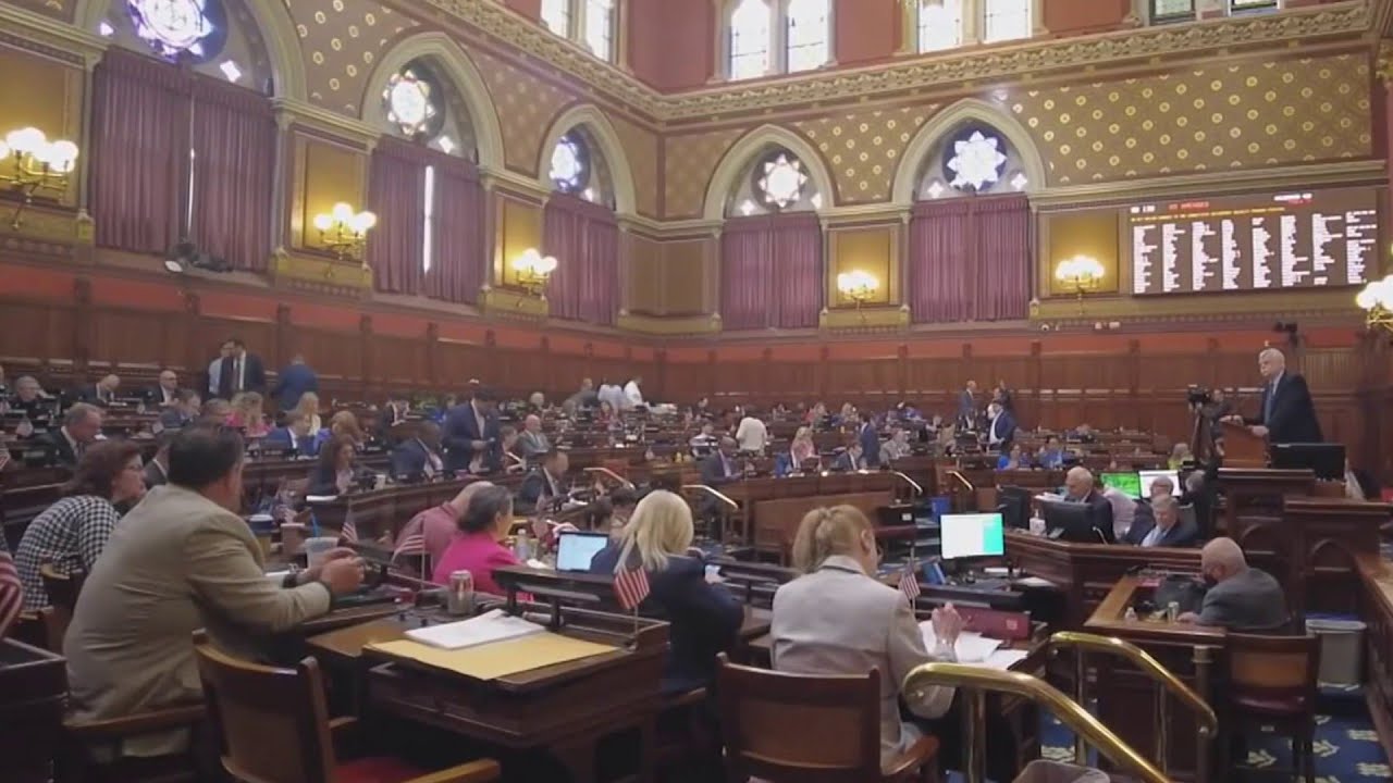 Gov. Lamont speaks following end of legislative session - YouTube
