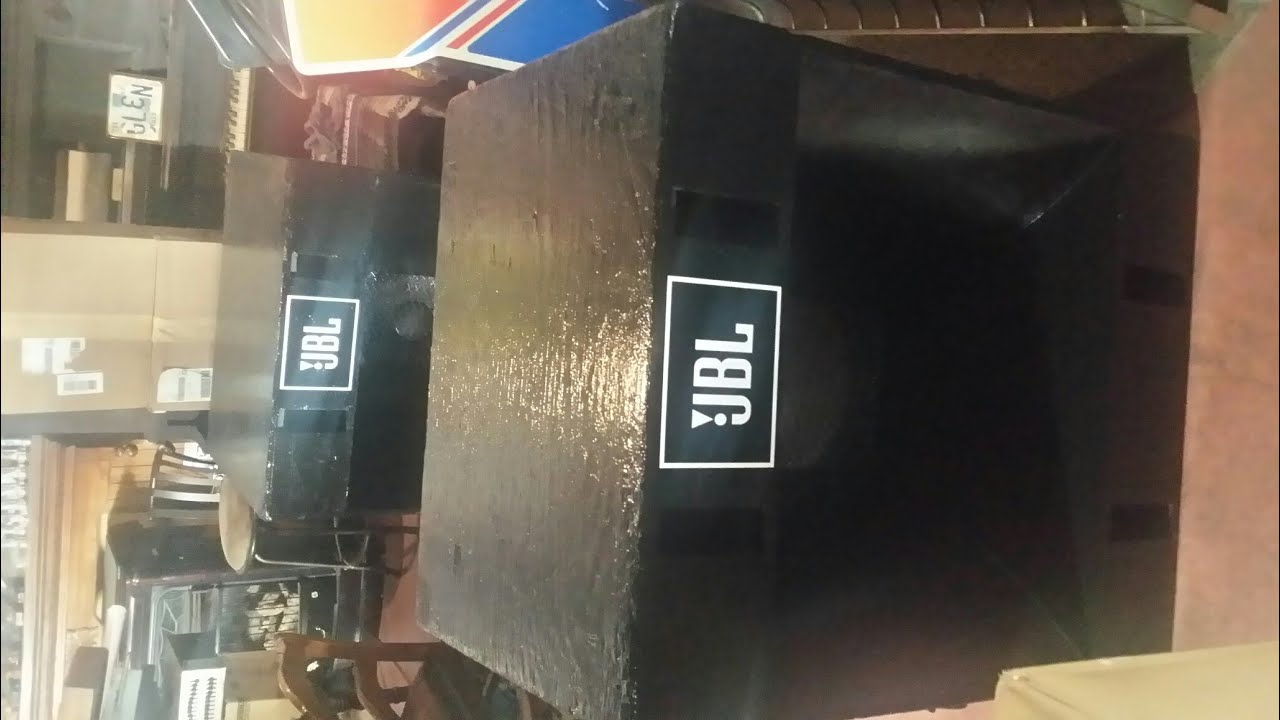 Today I restore a pair of JBL 4560 speakers. These monsters are ready ...