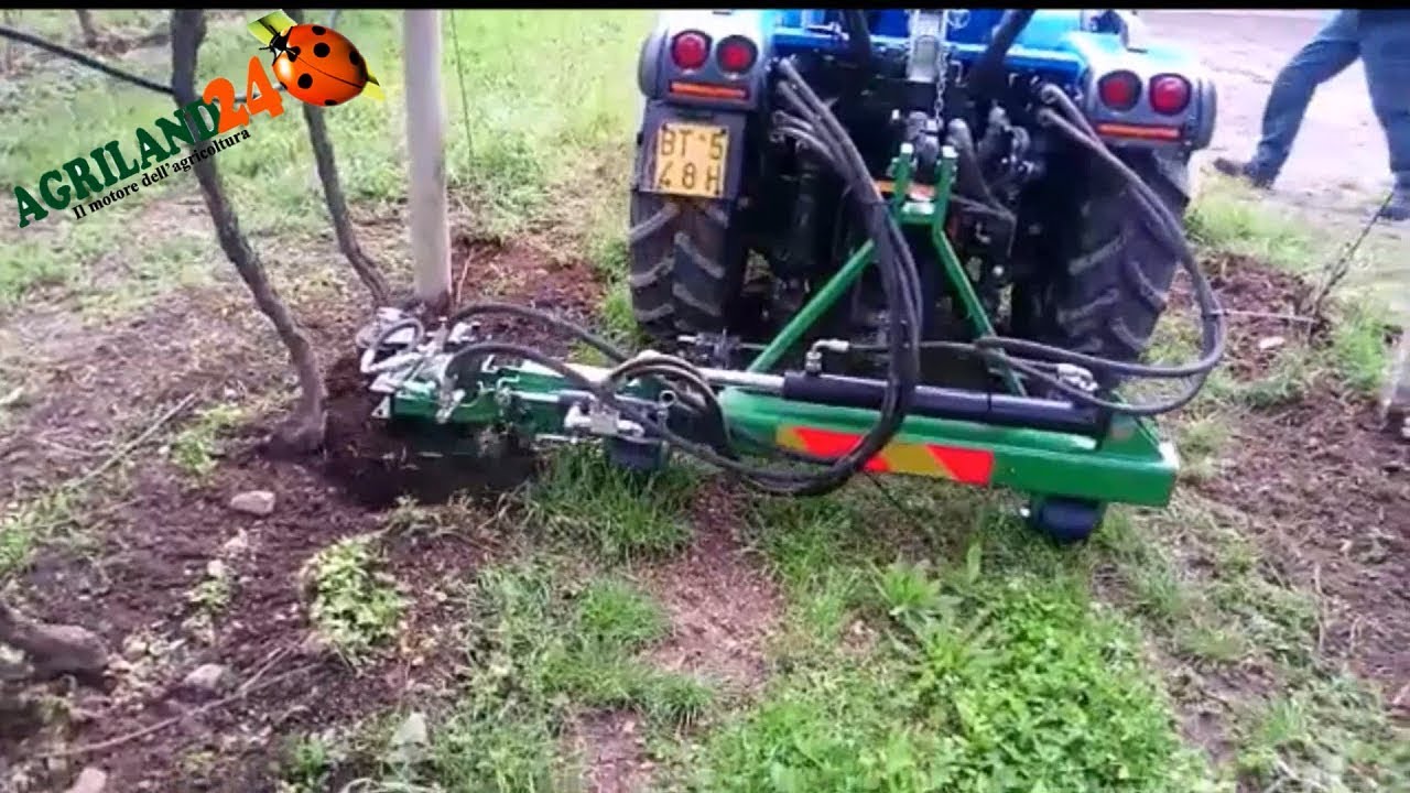Diserbo meccanico interfilare per vigneto e frutteto - YouTube