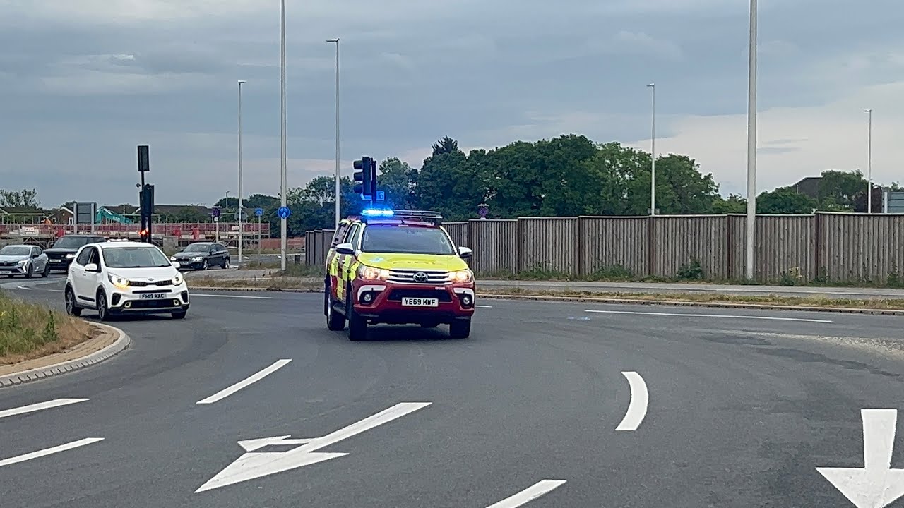 Leeds Fire Station Watch Commander "CLM" Responding | West Yorkshire ...
