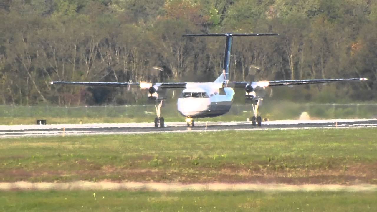 Short Field Takeoff | United Express Dash-8 Q200 [HD] - YouTube