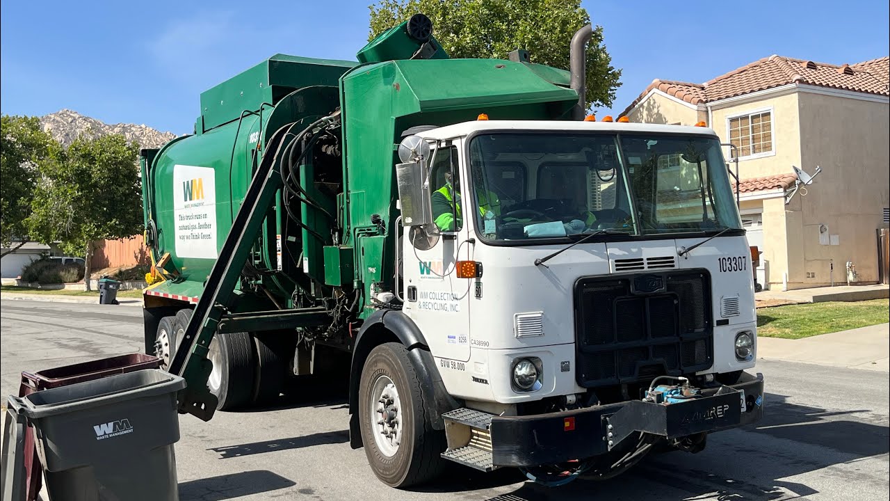 Waste Management Autocar WX Amrep 103307. - YouTube