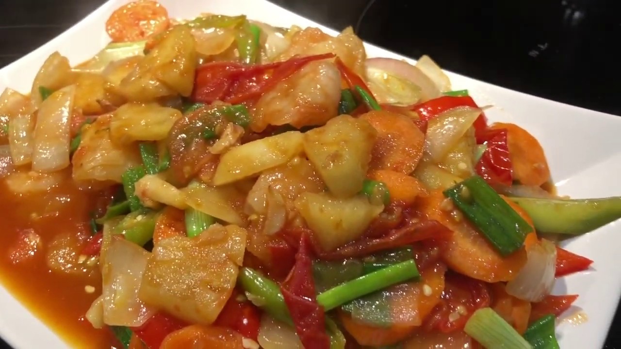 Pad Praew Whan (ผัดเปรี้ยวหวาน) | Mommy's Thai Kitchen - YouTube