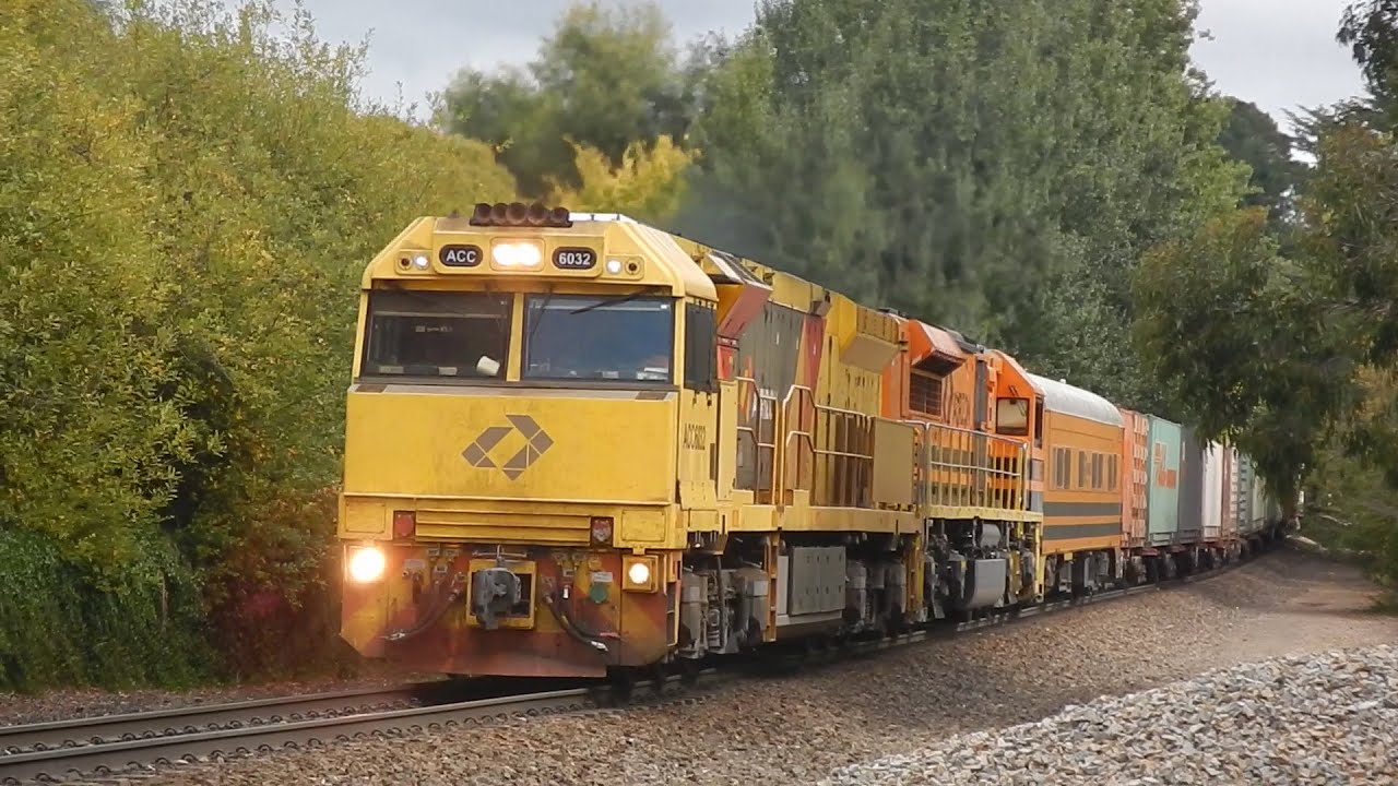 New Aurizon Team Global Express Intermodal service 4PM1 at Aldgate - 21 April 2023 - YouTube