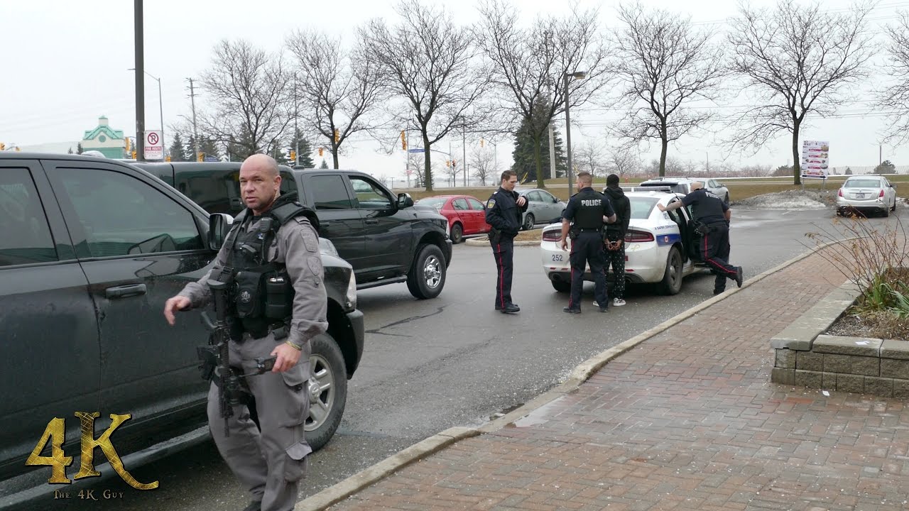 Mississauga: Tactical EMS & cops assisting during arrest 1-21-2017 ...