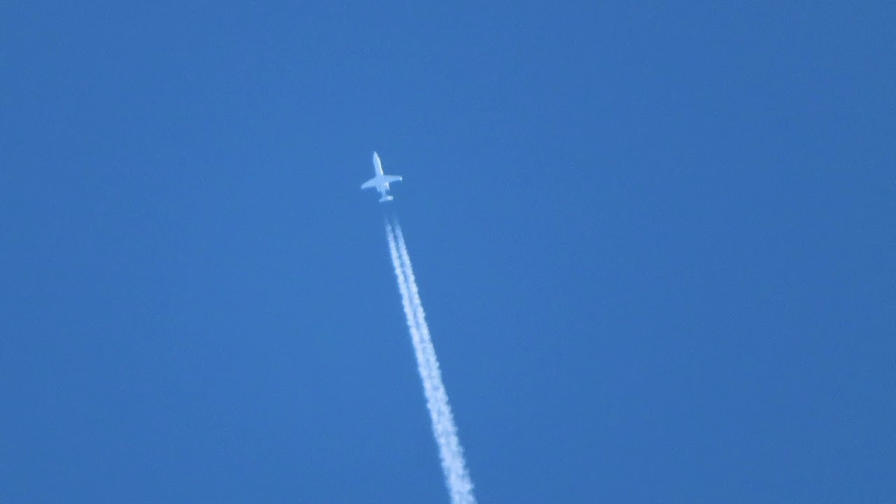 Learjet 60 (LJ60) at 43k feet - YouTube