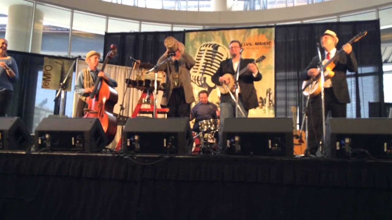 Juggernaut Jug Band "Black Dog" Led Zeppelin medley - YouTube