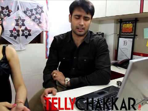 Vivian Dsena and Vahbbiz Dorabzee sing and have fun
