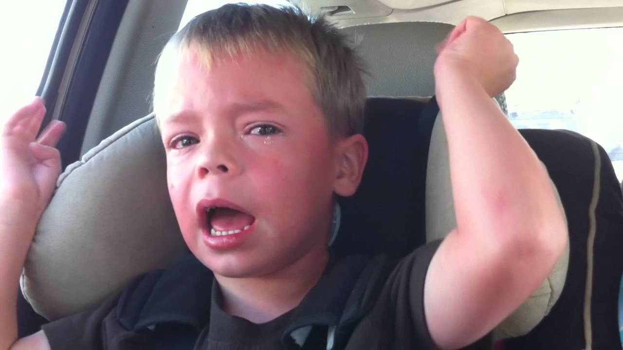 Kid freaks out over Lego - YouTube