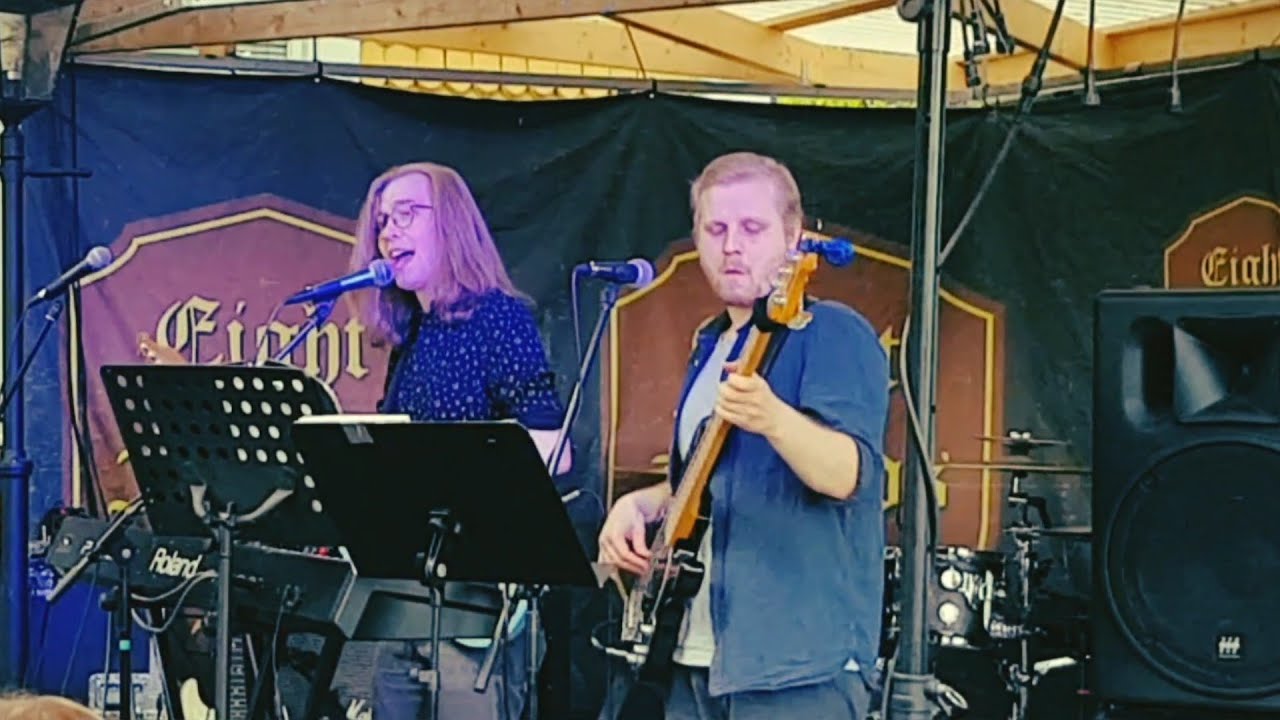 "The Most Beautiful Girl in the World" - Flight of the Concords (Live ...