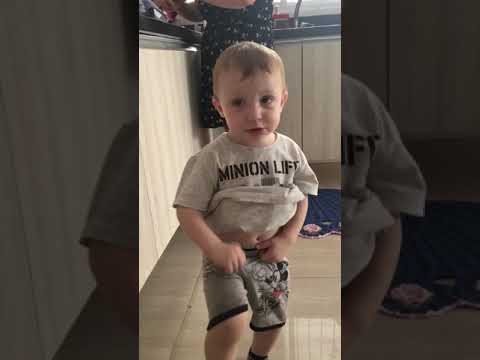 Ensinando a fazer xixi no banheiro!!! 1 ano e dez meses