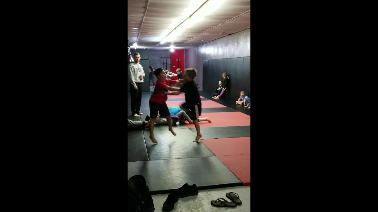 Gogoplata , rear naked choke and an Americana - YouTube