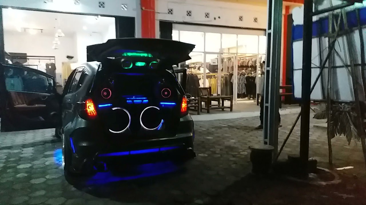 Cek sound honda jazz.. audio mobil sql HIBURAN malam bro.!! - YouTube