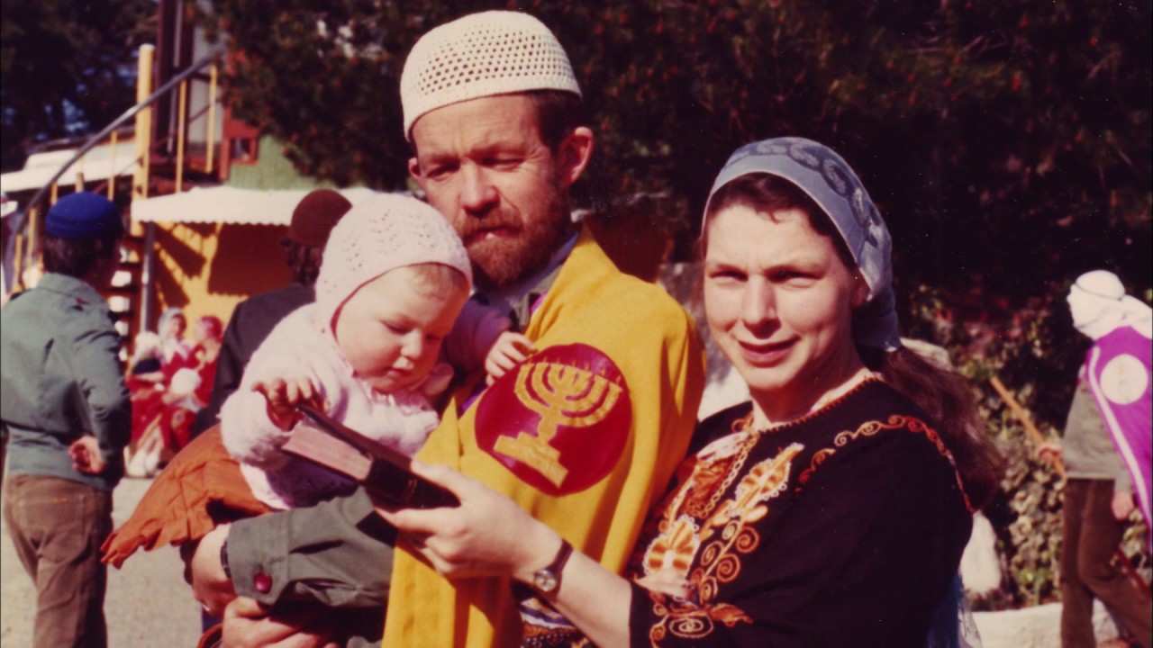 How To Spot A Cult and Avoid Getting Recruited! - YouTube