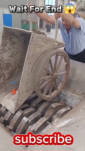 किआ मशीन हाथ वाली रेहड़ी को कुचल दे गी? kia machine hath wali rehre ko ...