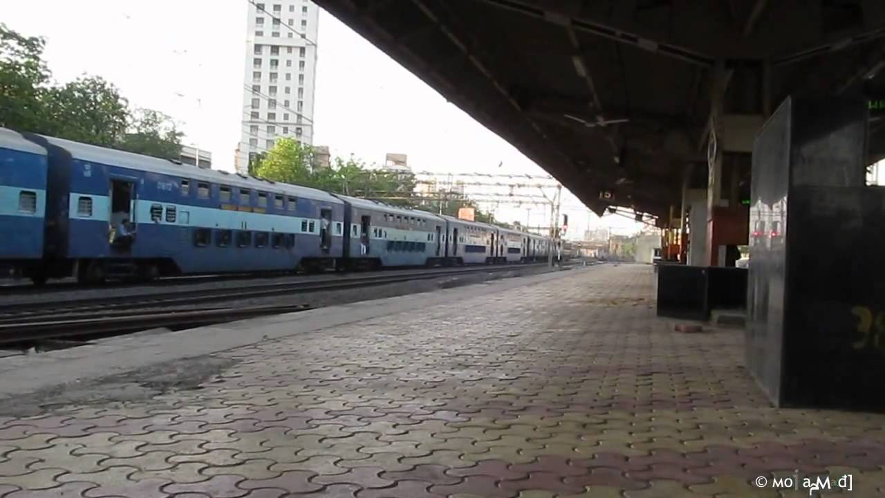 double decker flying rani express - YouTube