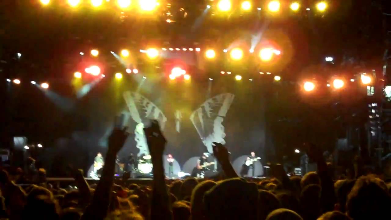Paramore - Decode [Live @ Leeds Festival 2010] - YouTube