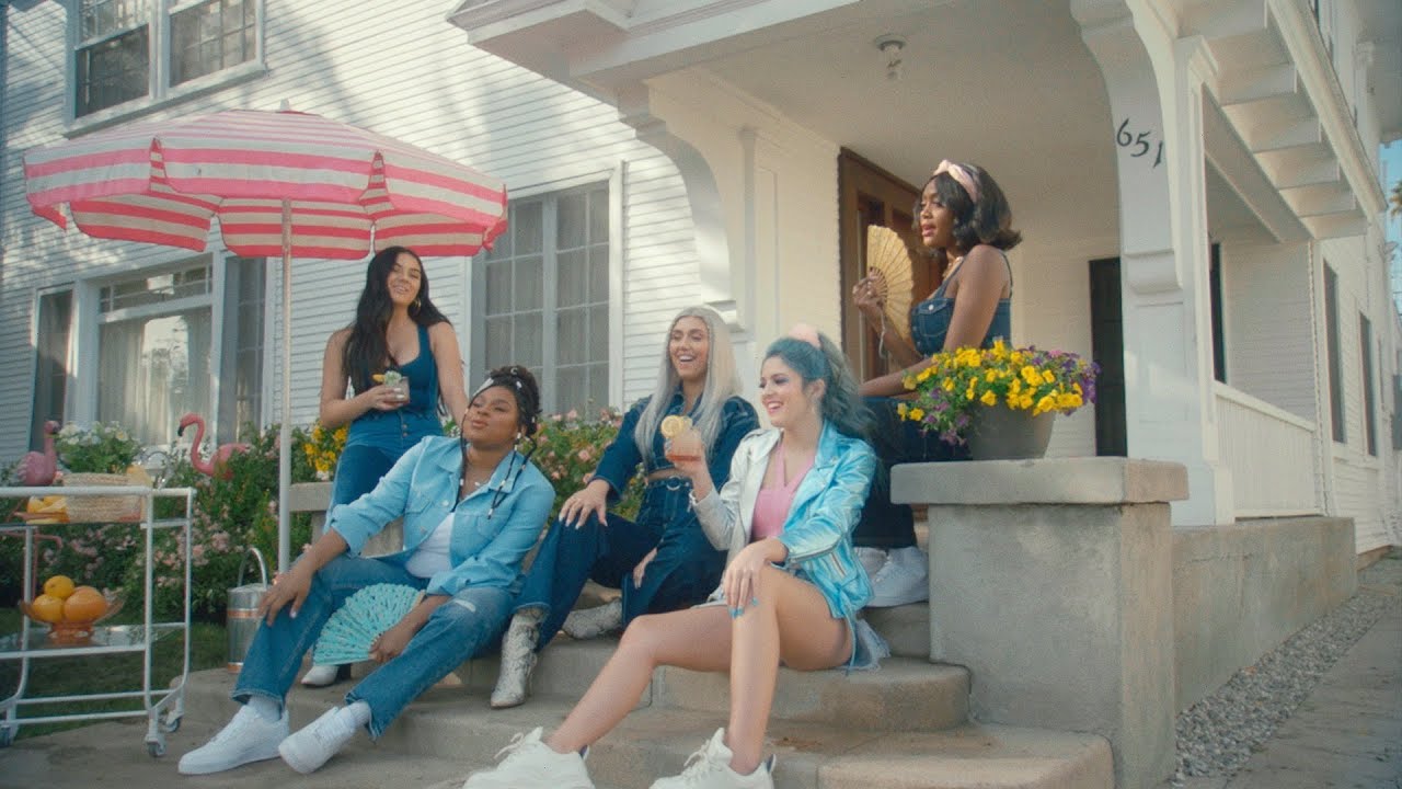 [OFFICIAL VIDEO] Slow Burn - Citizen Queen - YouTube