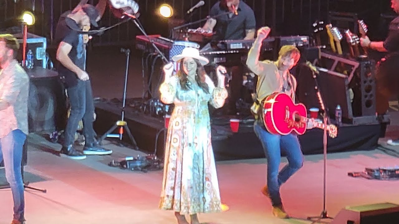 Lady A LIVE AT @LA County Fair Need You Now 2022 - YouTube