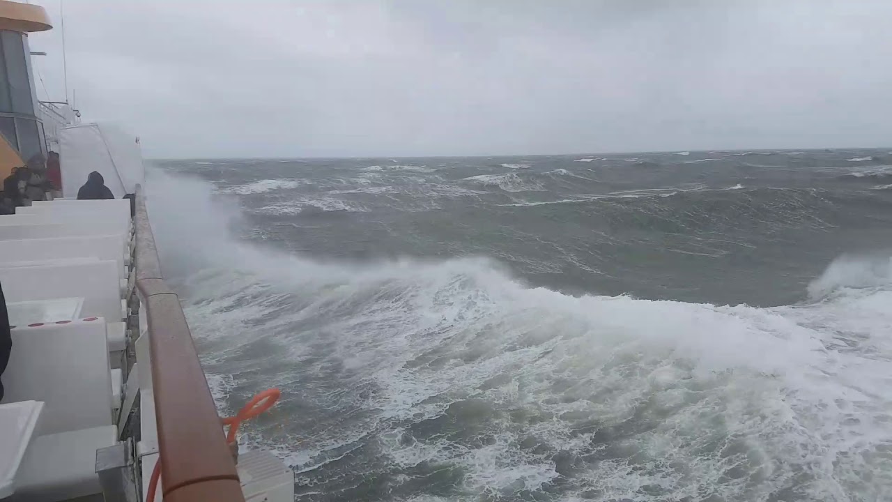 MS HELGOLAND am 28 Oktober - YouTube