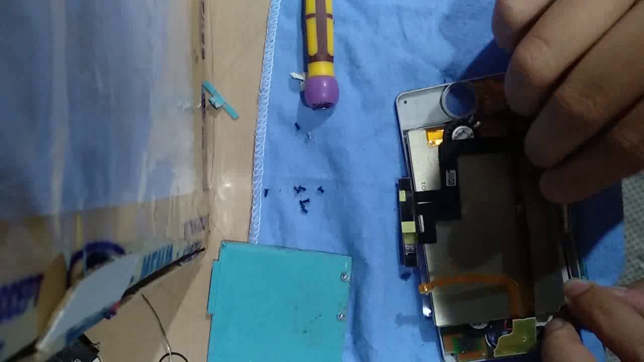 3ds top screen replacement timelapse - YouTube