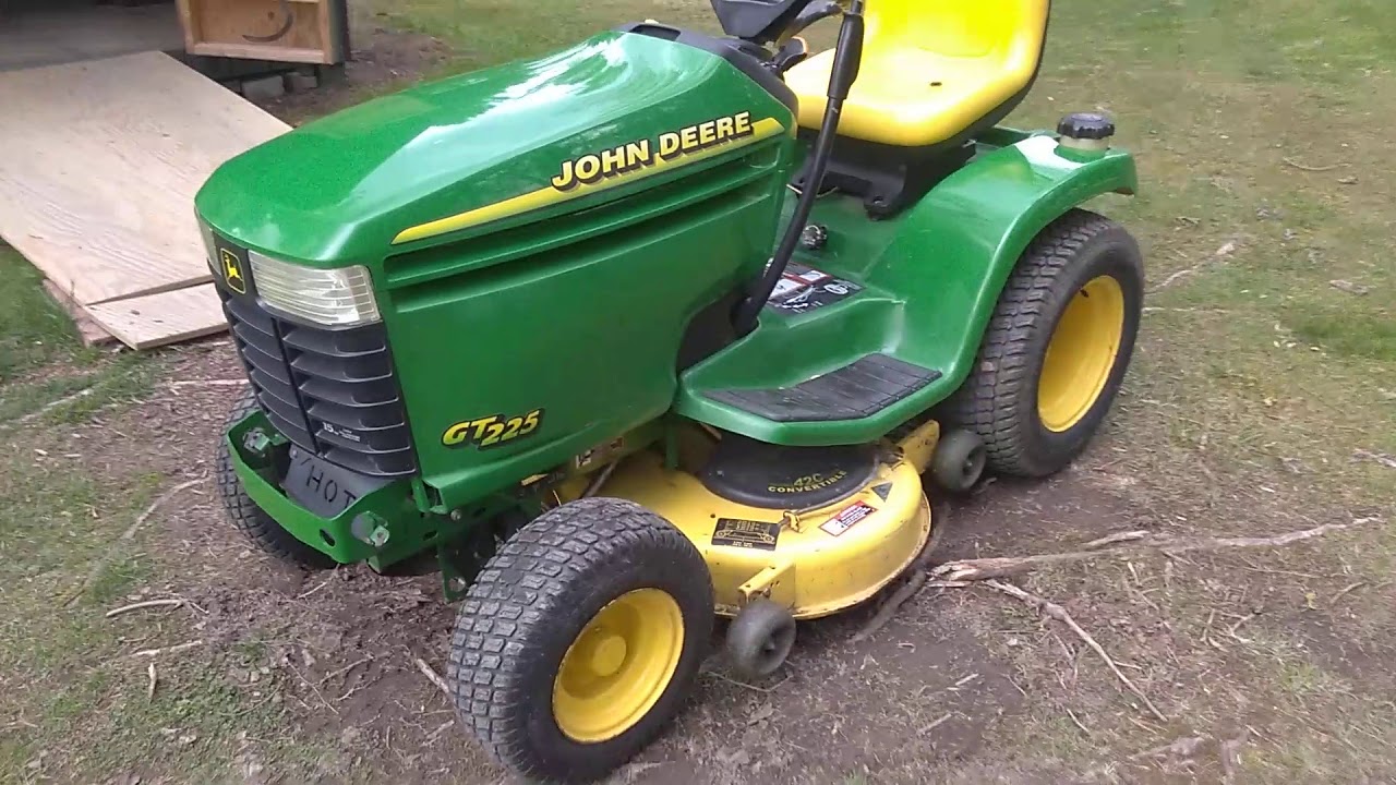 John Deere GT 225 2000 - YouTube
