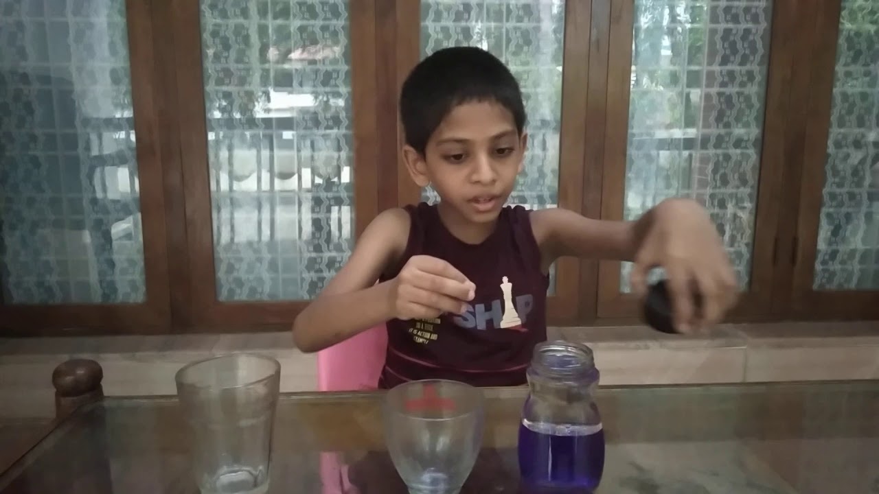 Density experiment with water and oil - YouTube