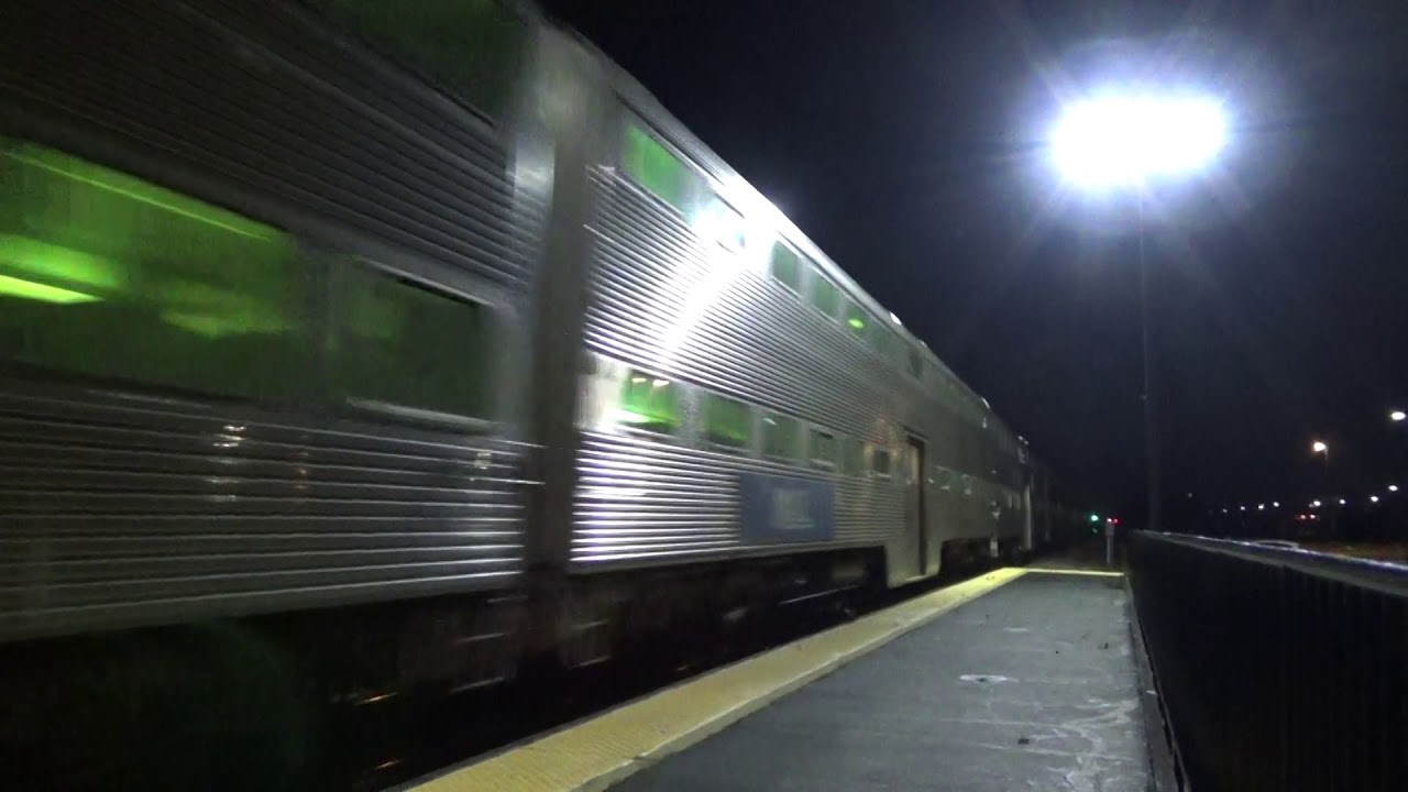 Metra with C&NW 553 at Great Lakes - YouTube