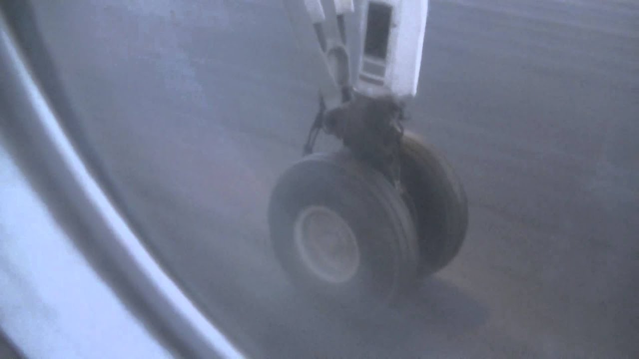 United Express- Bombardier DHC-8 Q200 Landing at EWR (Gear View) - YouTube