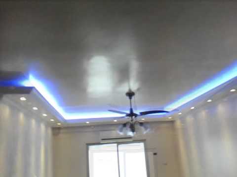 Fita de LED colorida com spots em sanca de gesso - YouTube