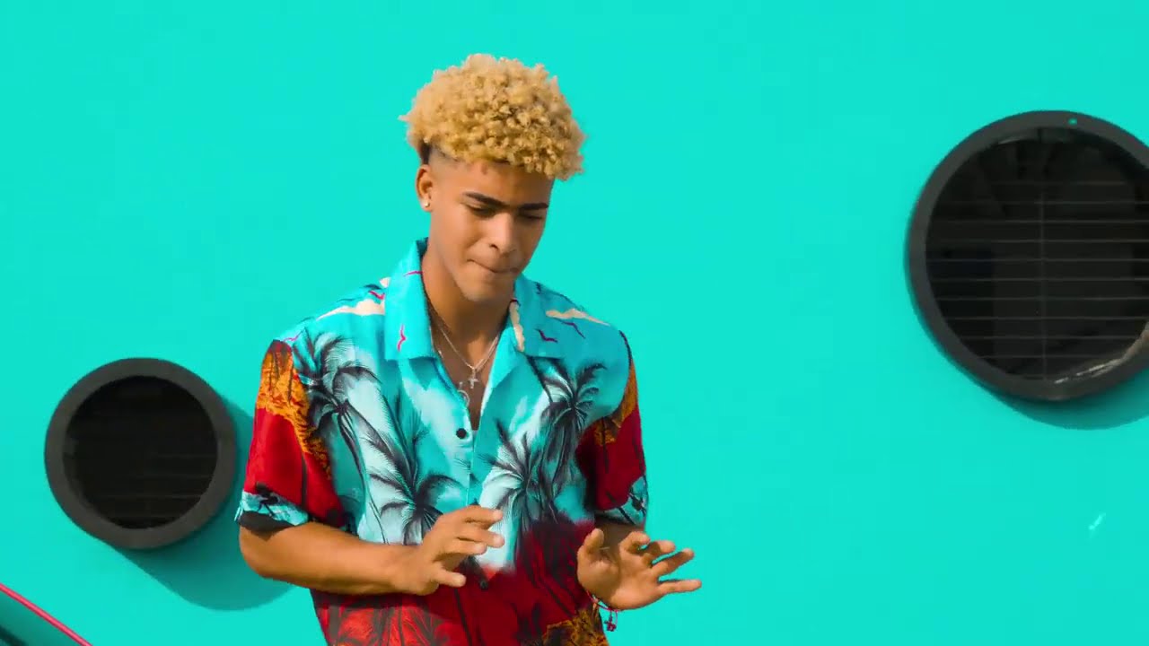 Starling Flow - Milly 'Brasileña' (Video Oficial) - YouTube