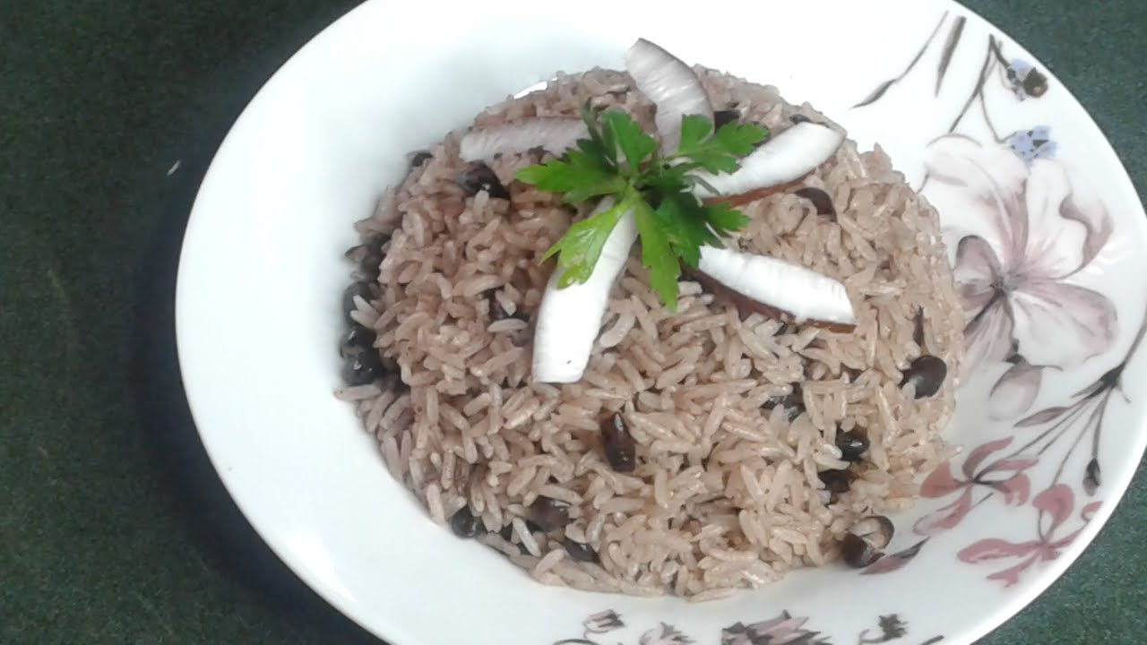 Ri cole ak pwa nwa e lèt cocoyé | Rice with black beans and coconut ...