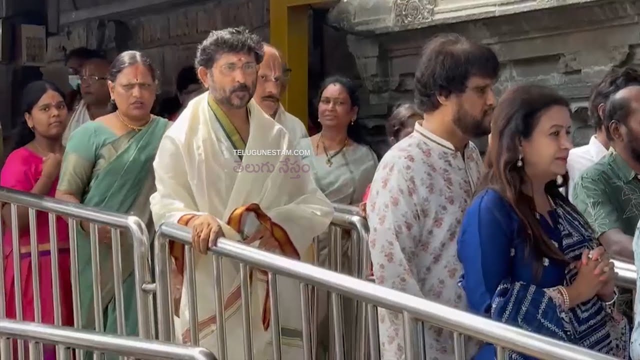 Telugu Cinema Director BVS Ravi Spotted At Tirumala Temple - YouTube
