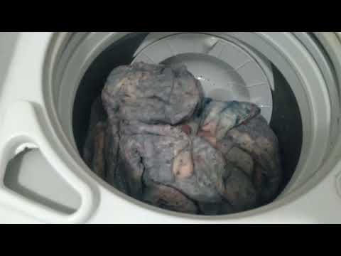 Maytag Neptune TL washing a King size comforter. FAV6800AWW - YouTube