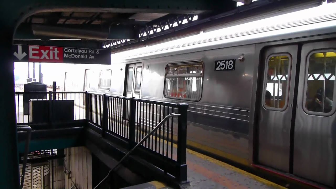 R68 D Train Via the F line Arriving at Ditmas Avenue - YouTube