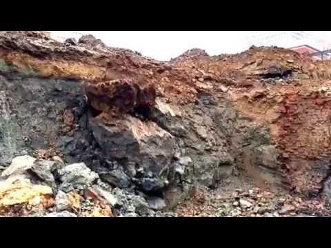 Slow motion of high wall collapse. - YouTube