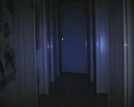 on me suit ghost fantome hanté entité orb spectre ? - YouTube