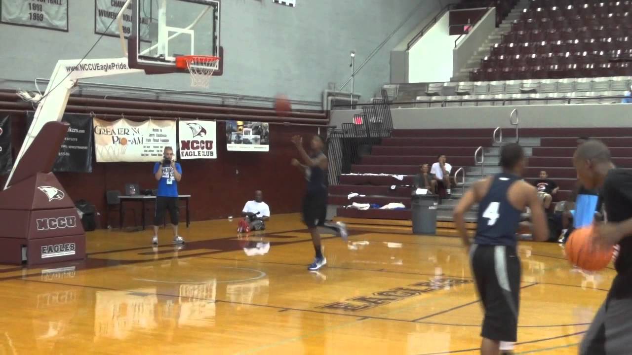 UNC PJ Hairston Power Slams!!! PJ & other Ballers @ NC Pro Am Dunking ...