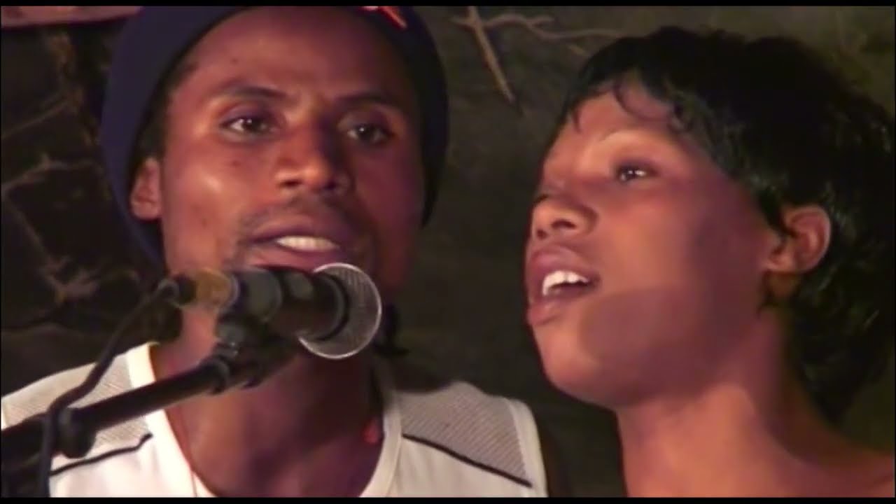 AMAYENGE LIVE- LIKISHI - YouTube
