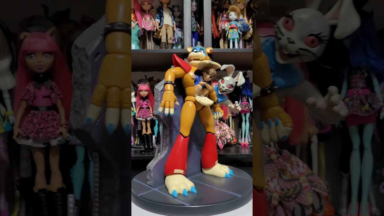 FREDDY AND GREGORY - FIVE NIGHTS AT FREDDY'S STATUE UNBOXING - YouTube