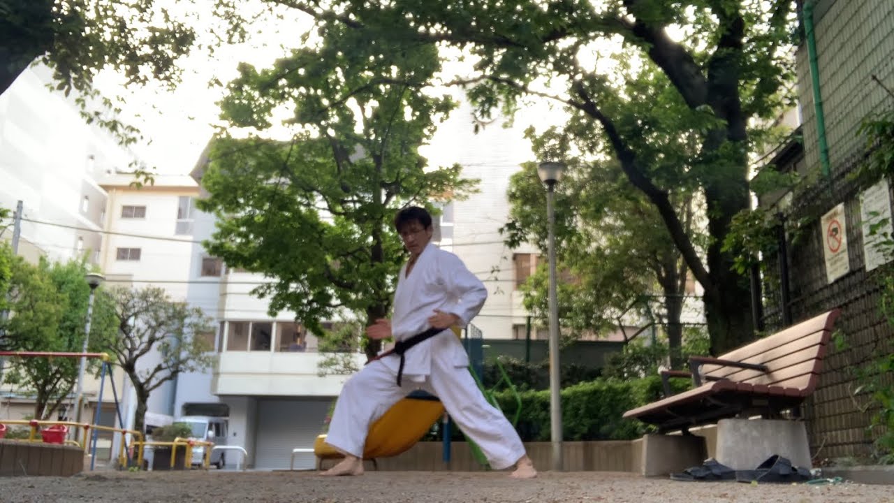 Kushanku 1, each part explained as per request. (公相君その1 部分練習説明) - YouTube