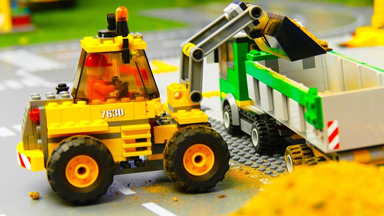 Lego Crane build a Fire truck - YouTube