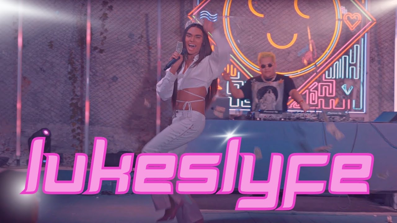 @lukeslyfe Performing "Money" at Cheer Up Charlies Prod ...