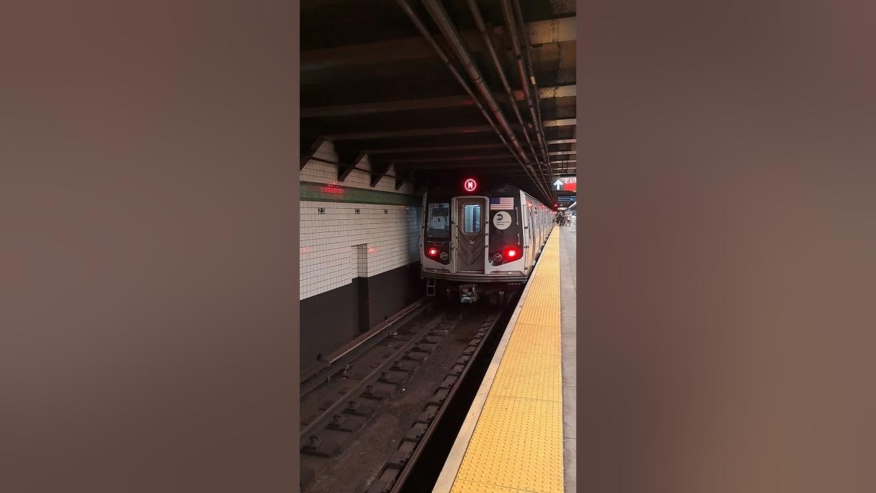 Queens Bound R160A M train entering and leaving 23rd Street - YouTube