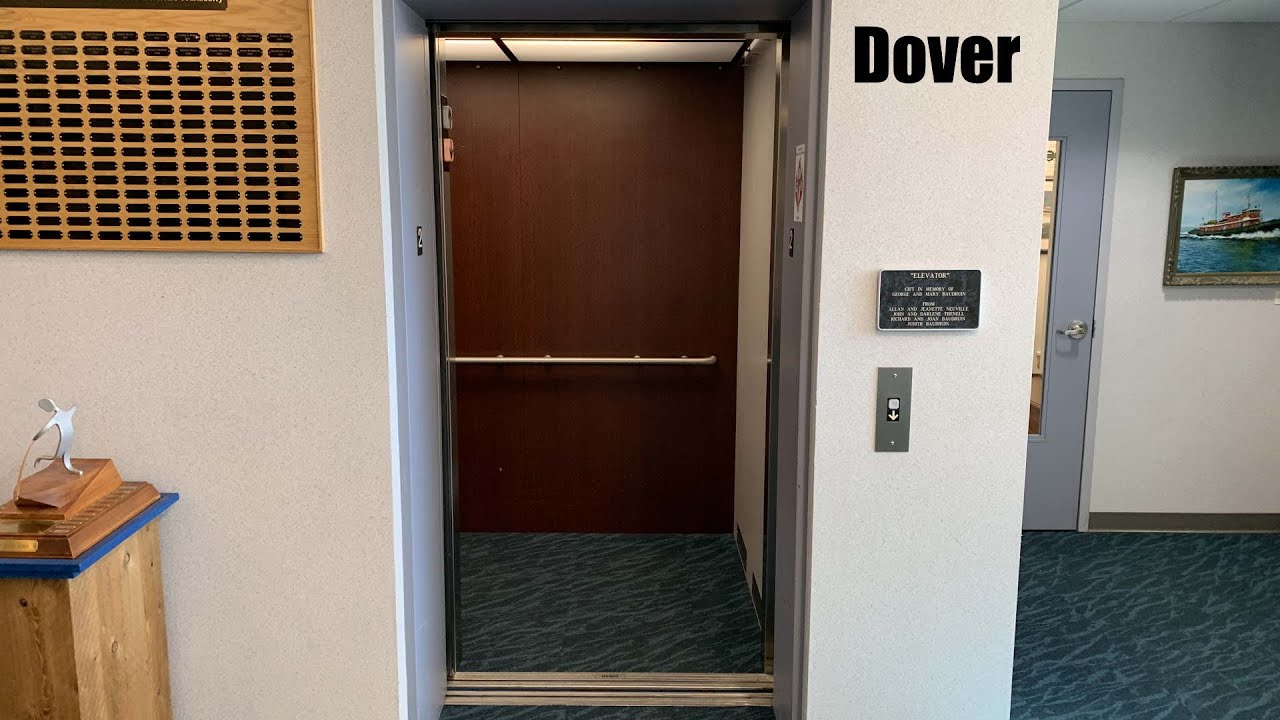 Dover Impulse Hydraulic Elevator @ Door County Maritime Museum ...