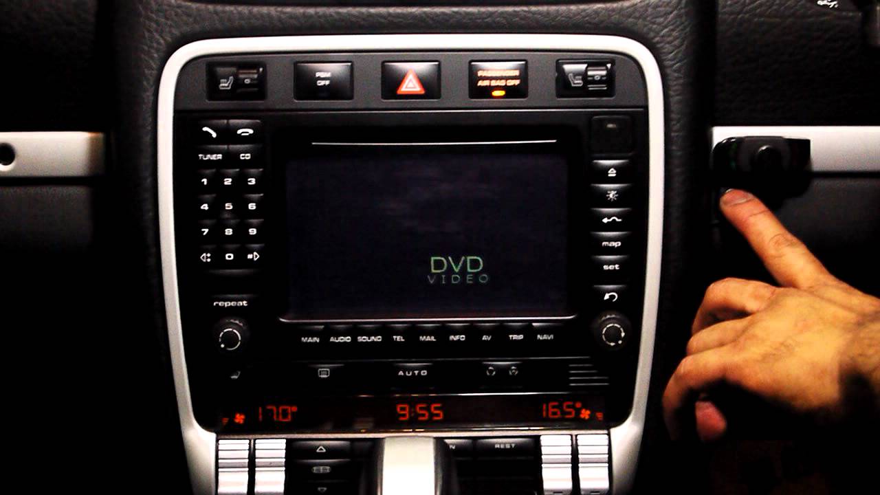 Porsche Cayenne with PAPAGO! X8 GPS - YouTube