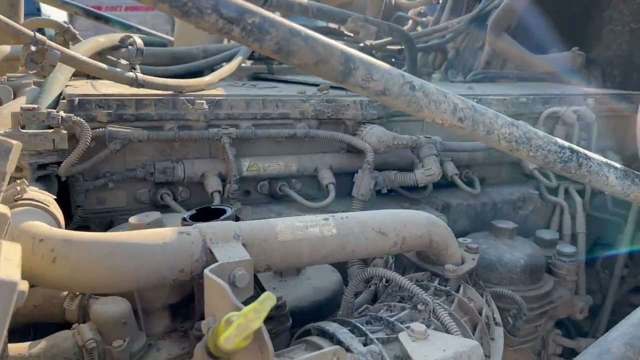 Detroit DD16 Running & Blowby - YouTube