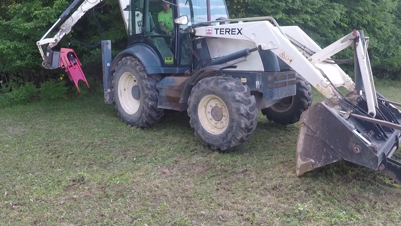 Cutting Trees with Terex 880 digger in Slovenia - YouTube