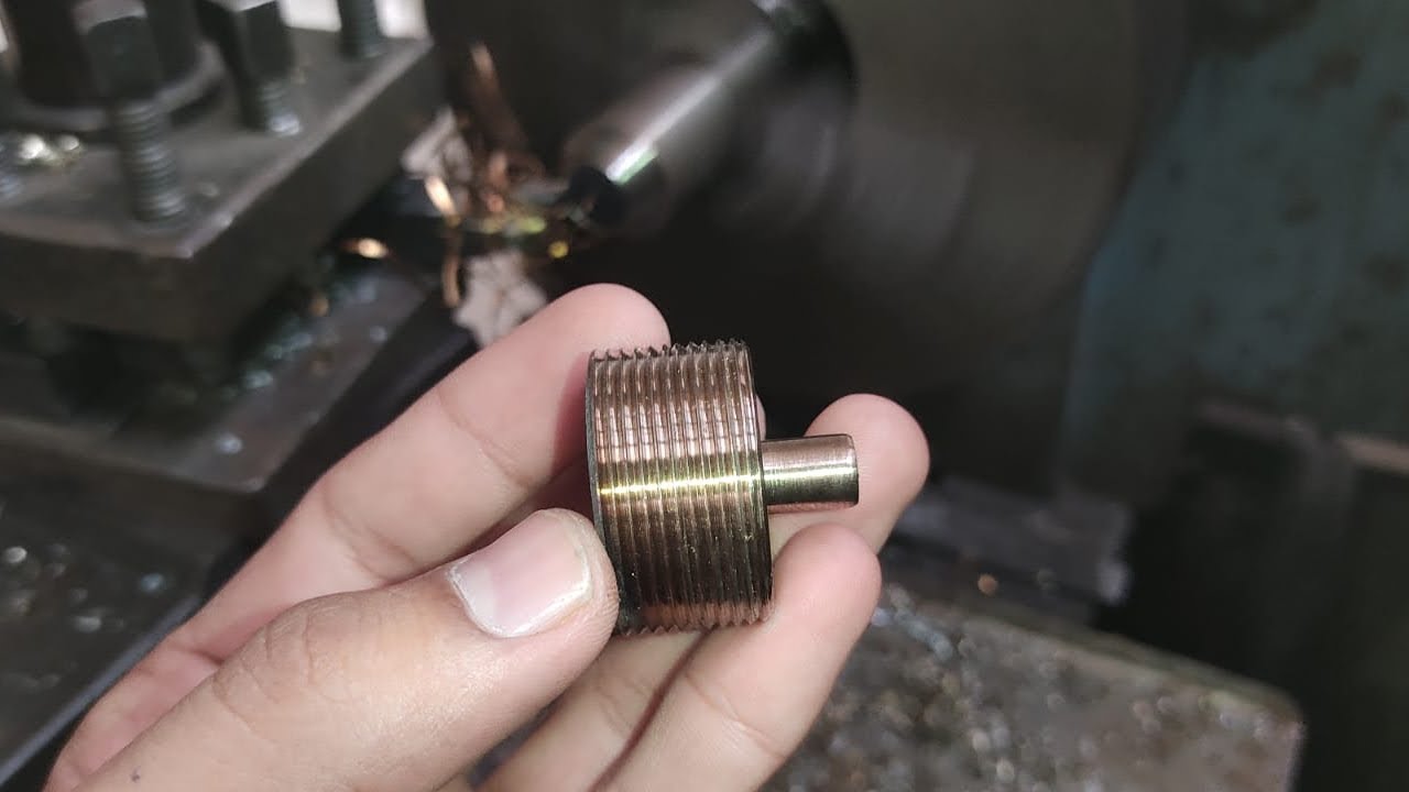 BSP TAPPER THREAD ON LATHE MACHINE - YouTube